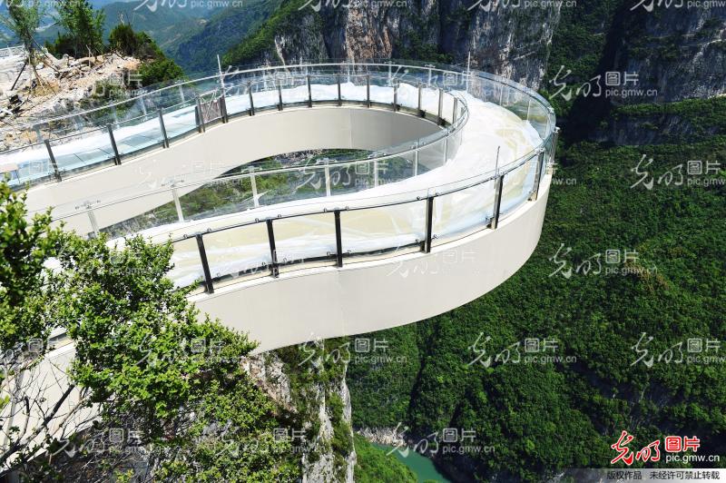 光明玻璃桥,光明小镇玻璃桥,光明玻璃桥景区_大山谷图库